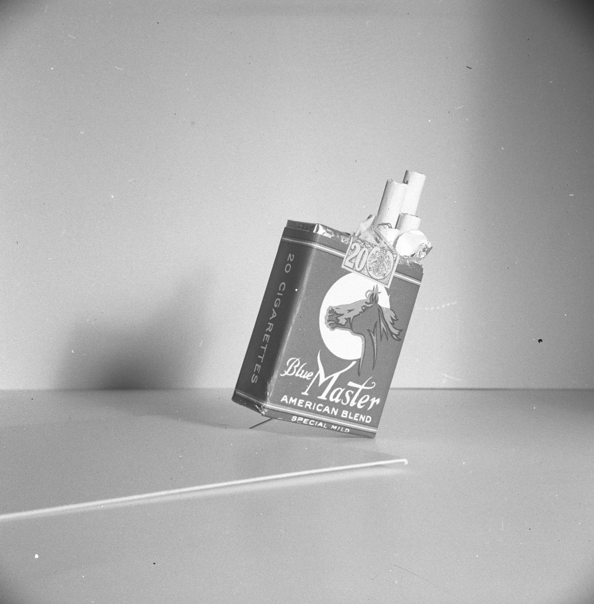 Reklamefoto. Reklame for Blue Master sigaretter. - Norsk Folkemuseum ...