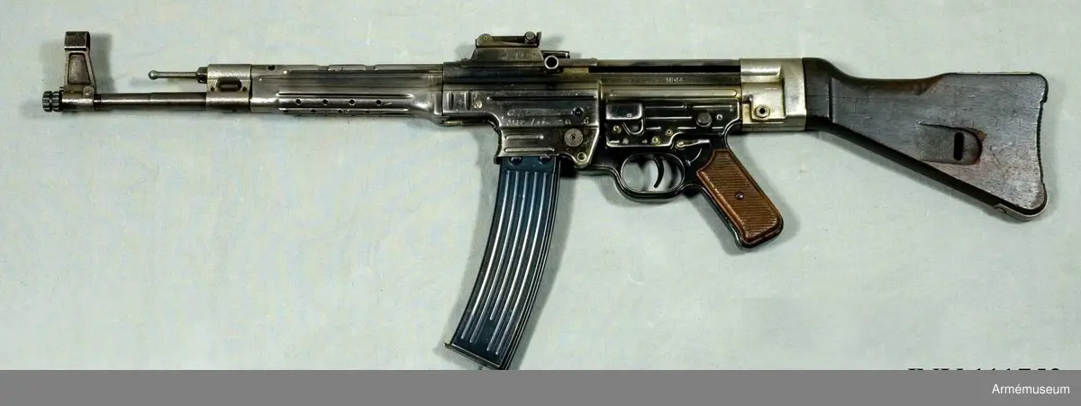 Automatkarbin m/1944 - Armémuseum / DigitaltMuseum