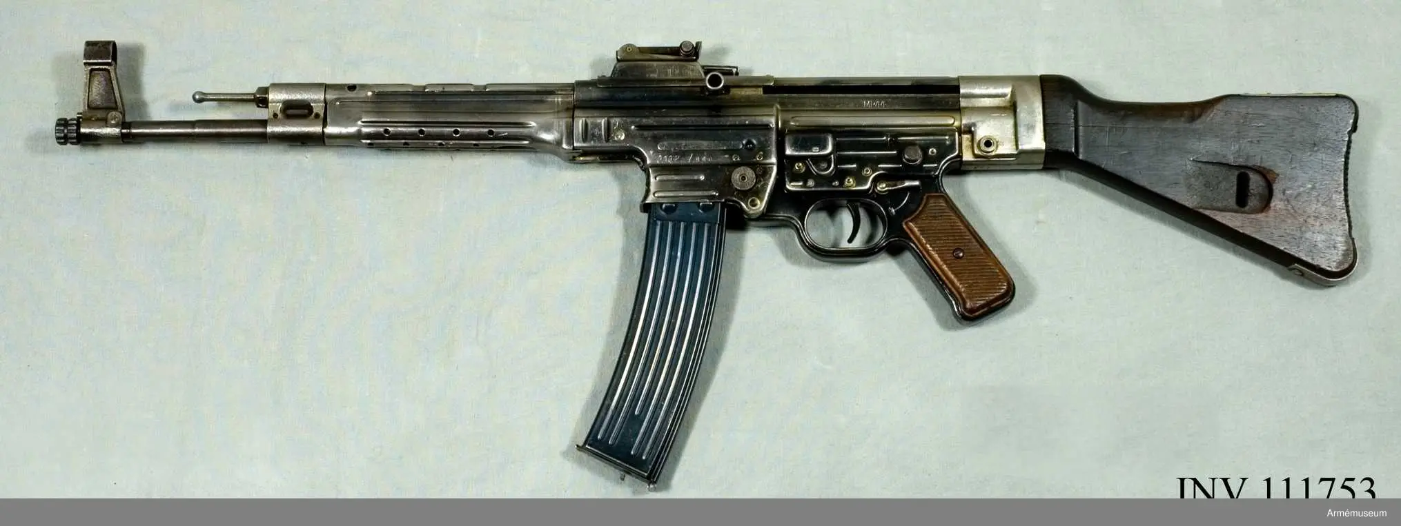 Automatkarbin m/1944 - Armémuseum / DigitaltMuseum