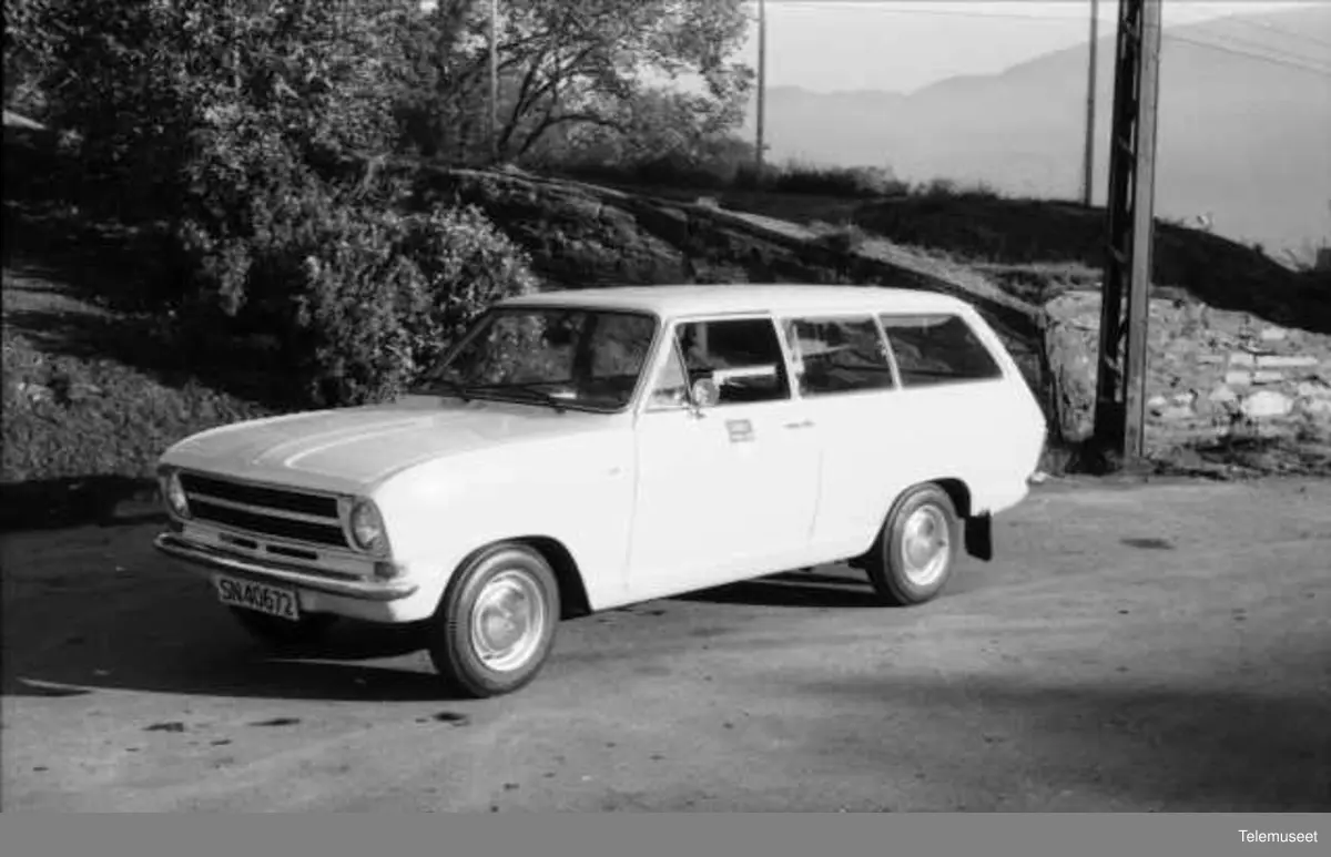 Biler - Norsk Teknisk Museum / DigitaltMuseum