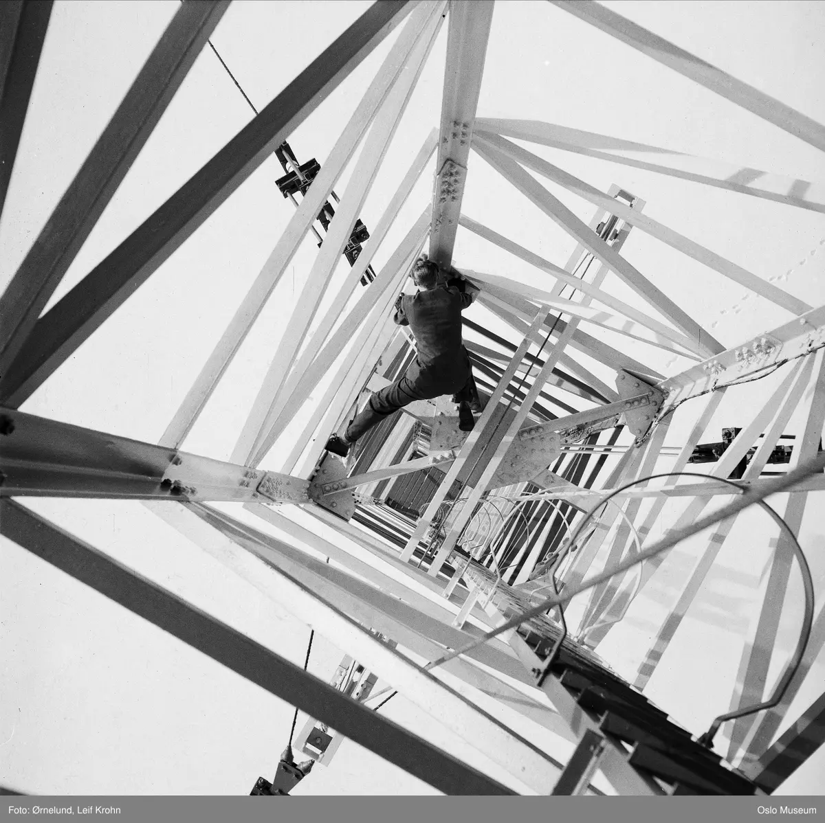 Lambertseter radios antennemast. - Oslo Museum / DigitaltMuseum