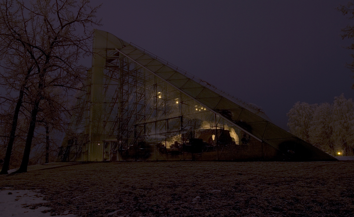 Julestemning ute på Domkirkeodden. Vinter, Juletre, Juletre med lys ...