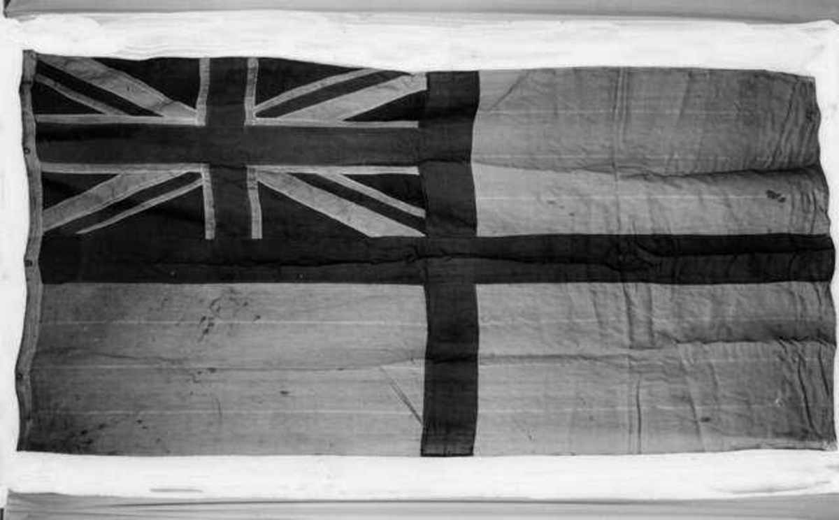 Engelsk flagg - "Hotspur's" kampflagg fra 10. april 1940. Skjenket ...