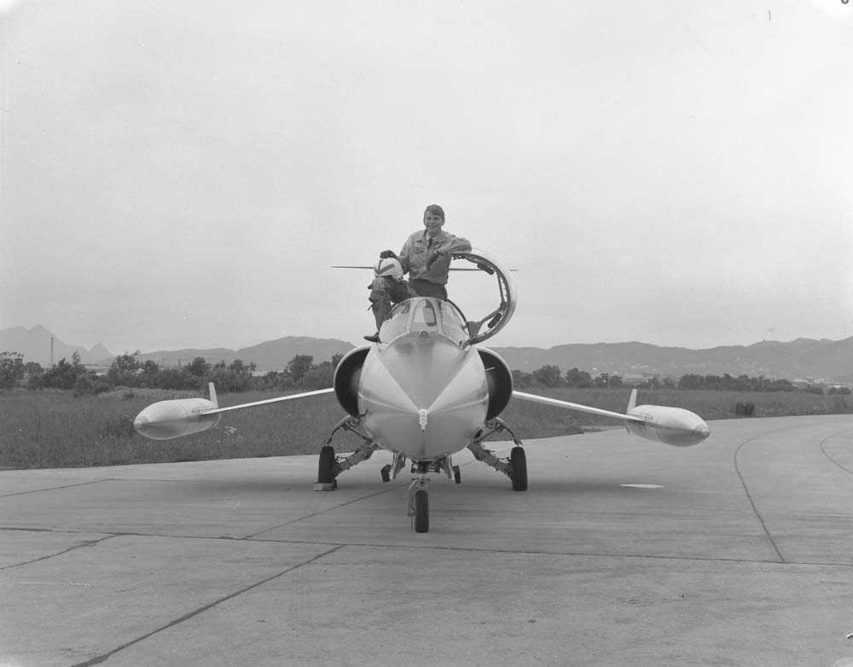 Spesielt portrettfoto av jagerflyger ved 331 skvadron, Bodø flystasjon ...