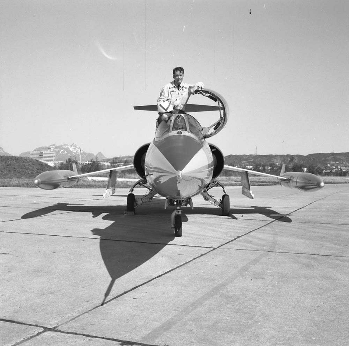 Spesielt portrettfoto av jagerflyger ved 331 skvadron, Bodø flystasjon ...