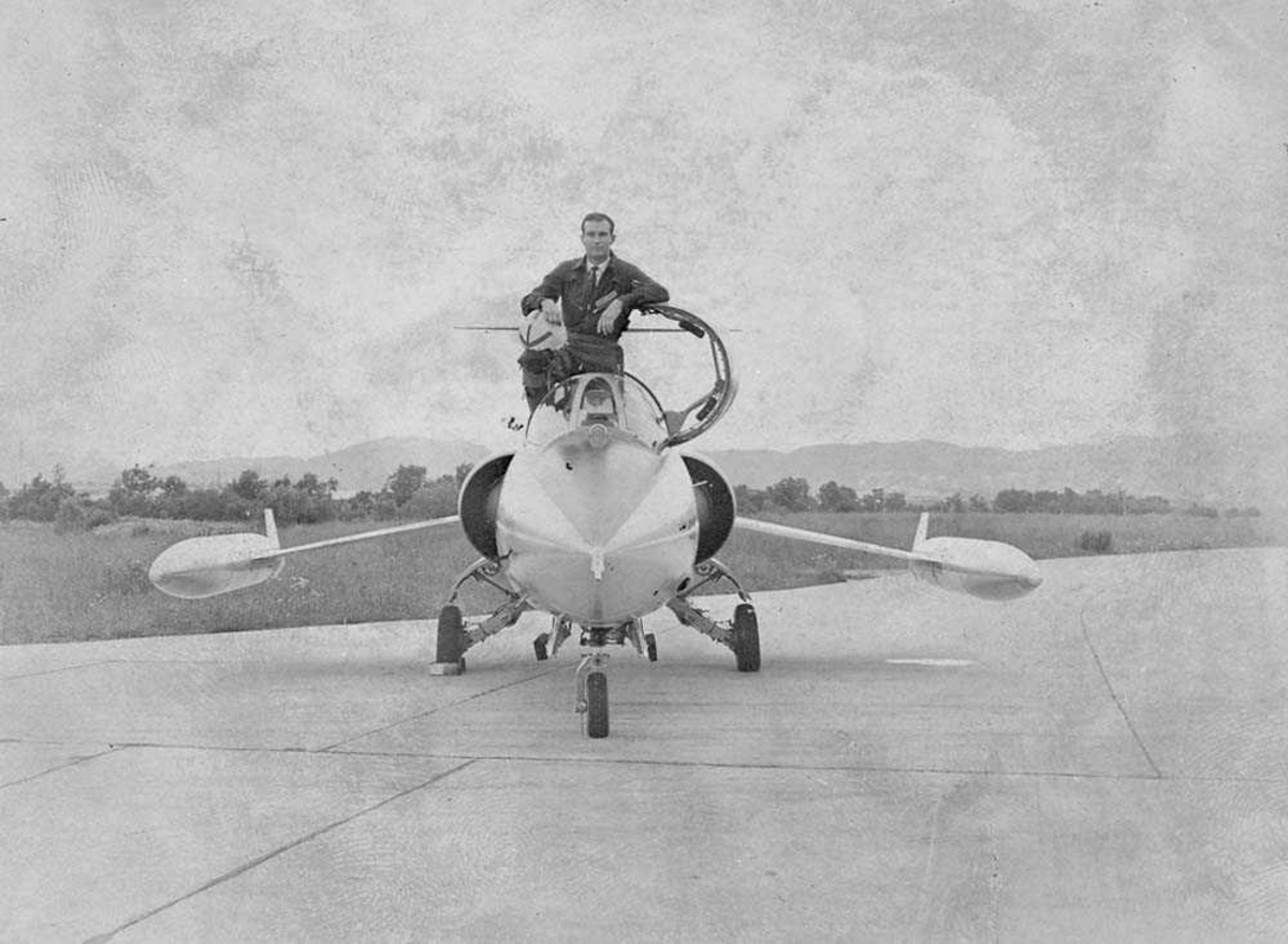 Spesielt portrettfoto av jagerflyger ved 331 skvadron, Bodø flystasjon ...