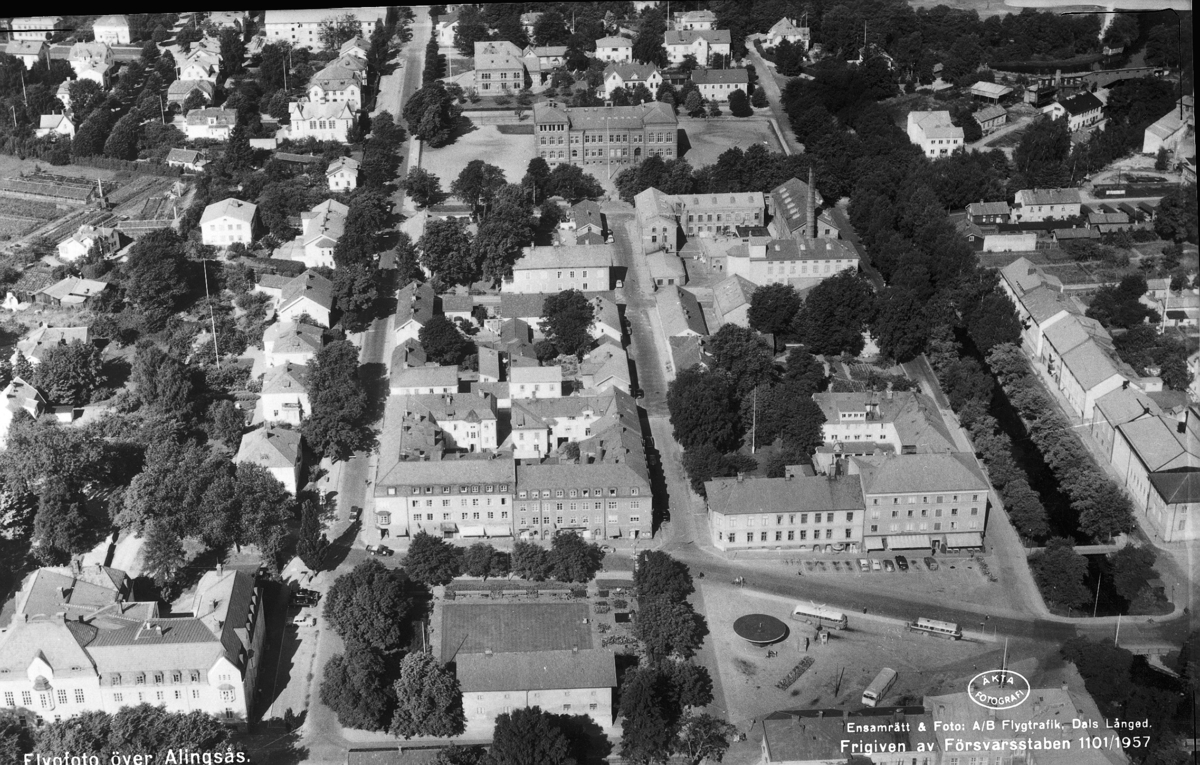 Text på bild:"Flygfoto över Alingsås" - Vänersborgs museum / DigitaltMuseum