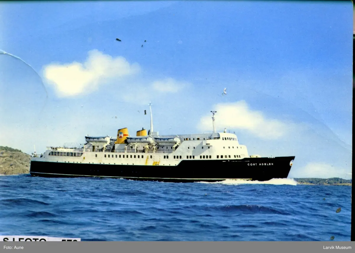 fartøy, motorferge, "Cort Adeler" - Larvik Museum / DigitaltMuseum