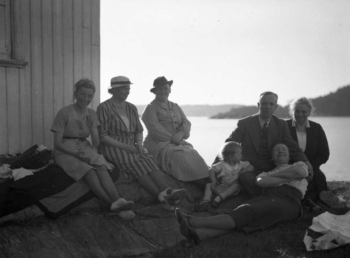 Anne Marie Lyng Olsen, ukjent, ukjent, ukjent, Karen Lyng Olsen. Kvinne ...