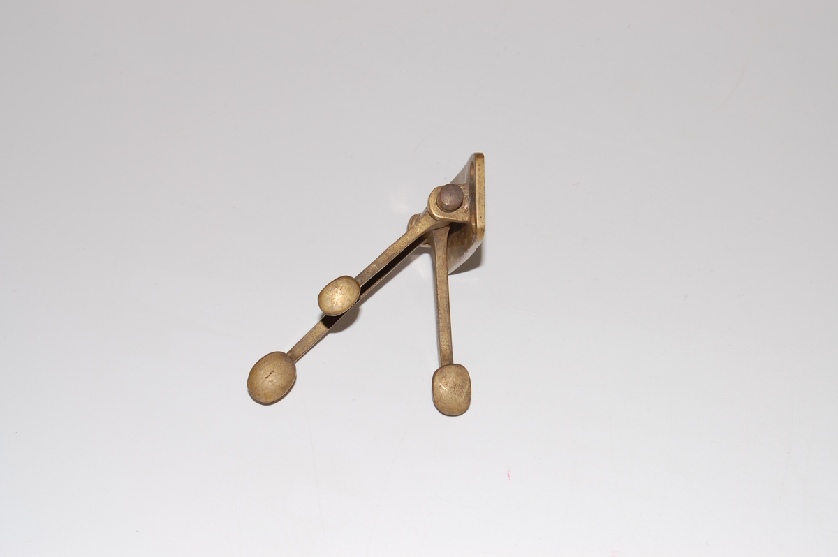 Knagger - Museene i Akershus / DigitaltMuseum