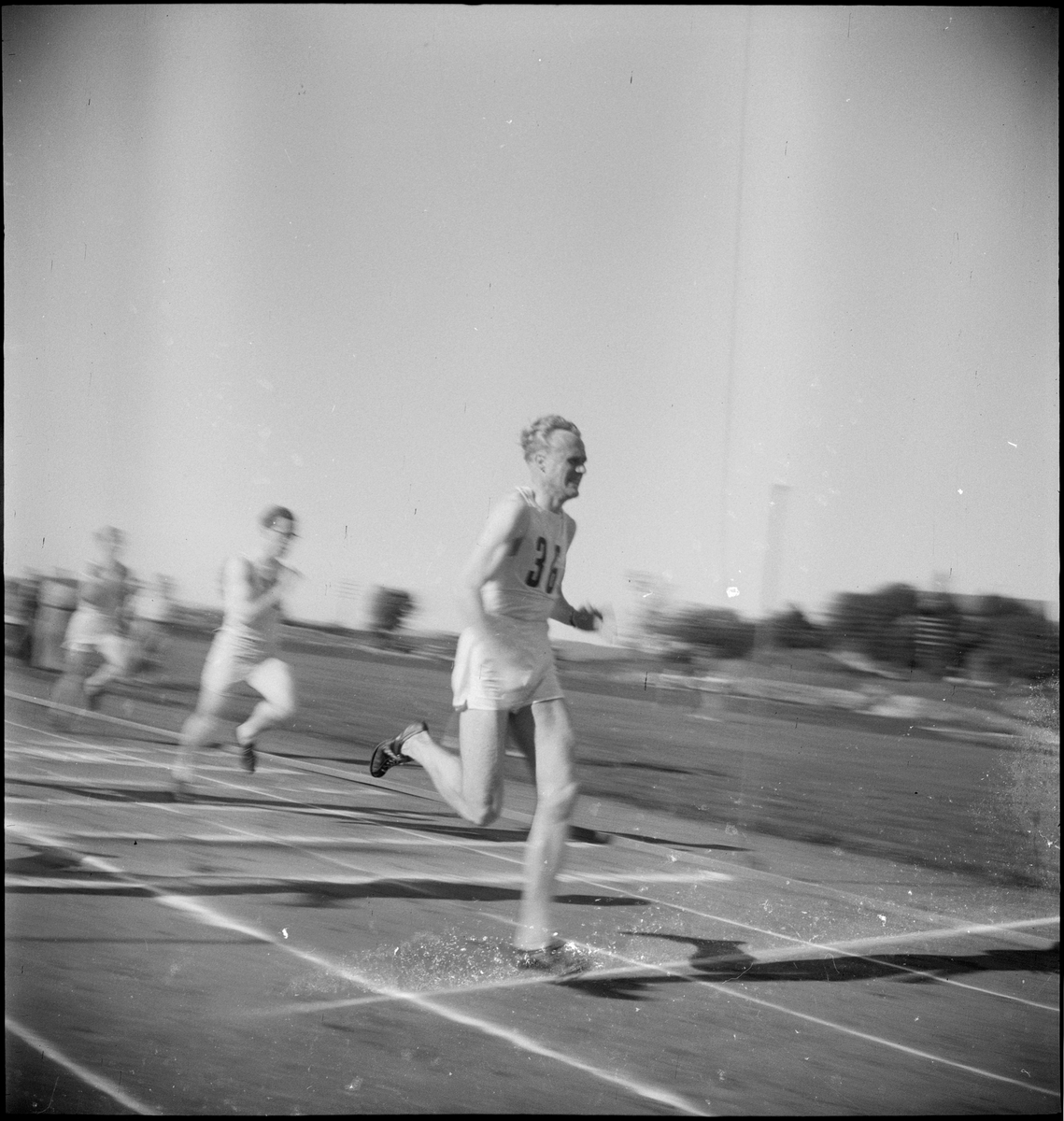 Bilder fra kretsmesterskapet i friidrett i Egersund i 1951. Det er ...