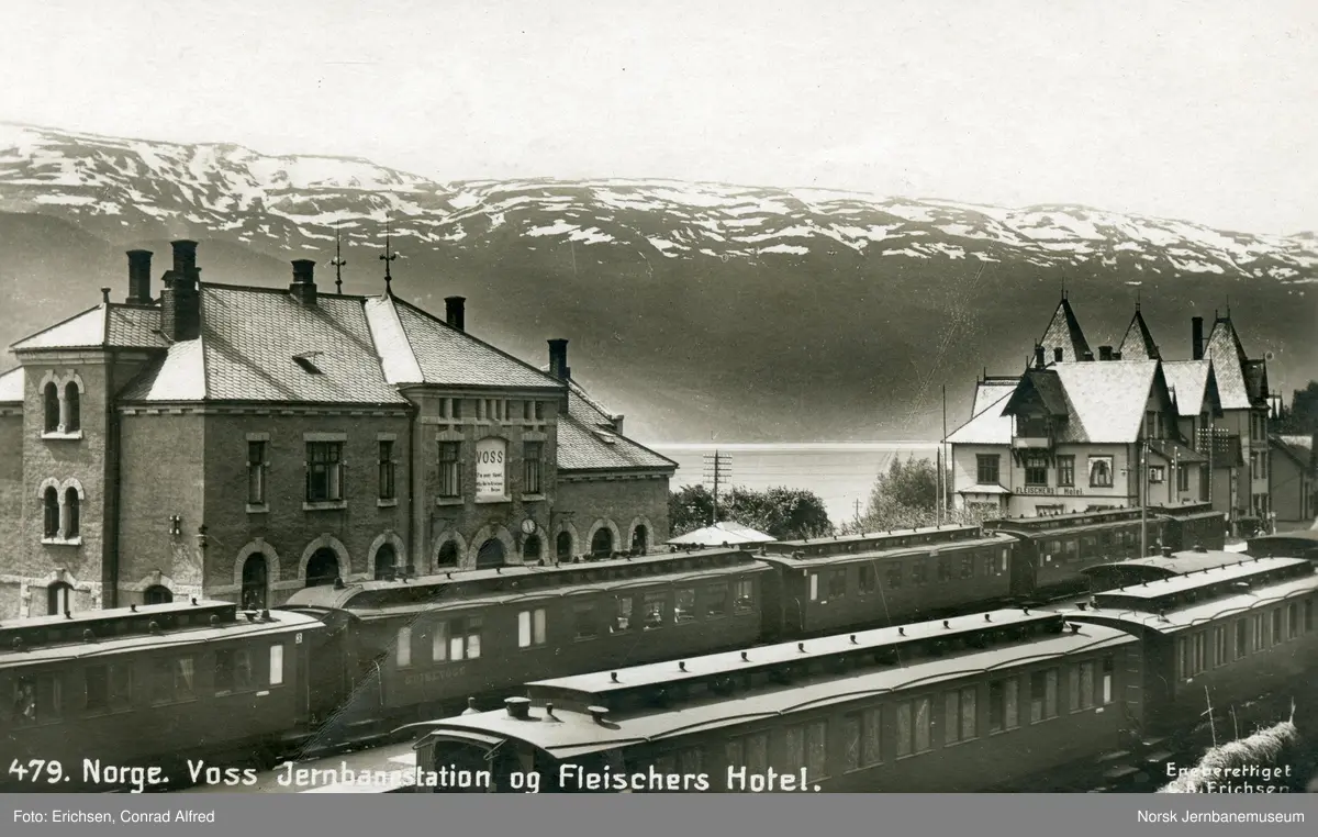 Dagtoget fra Bergen til Oslo på Voss stasjon - Norsk Jernbanemuseum ...