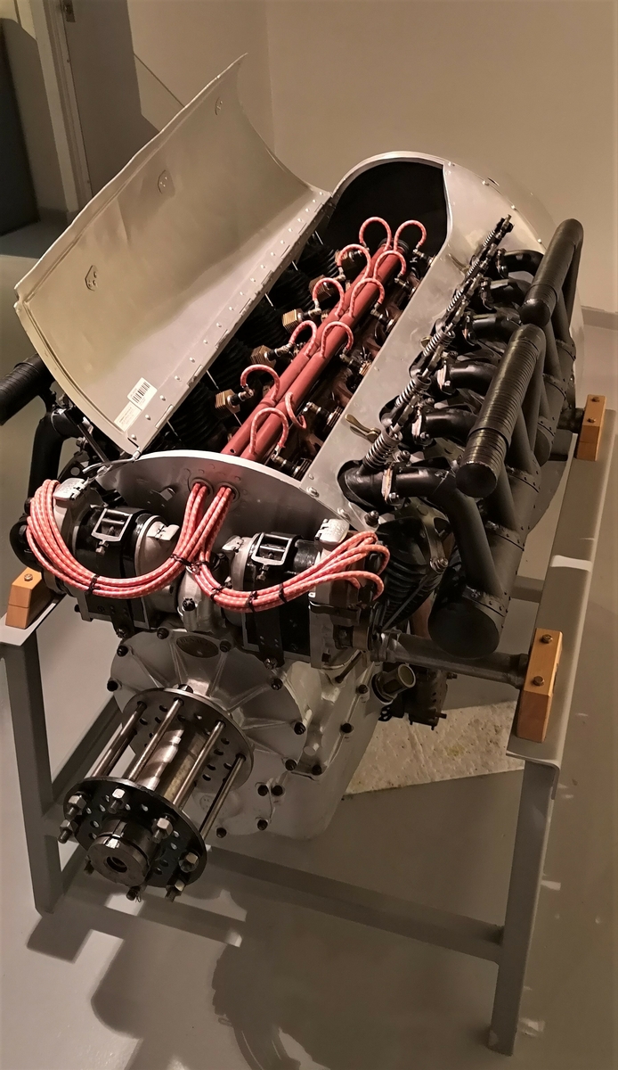 Flymotor - Forsvarets museer / DigitaltMuseum