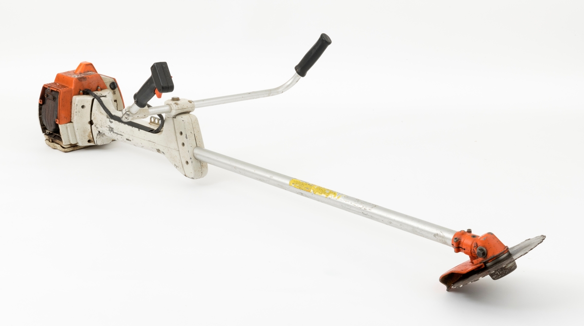 Motorsag - Anno Norsk skogmuseum / DigitaltMuseum