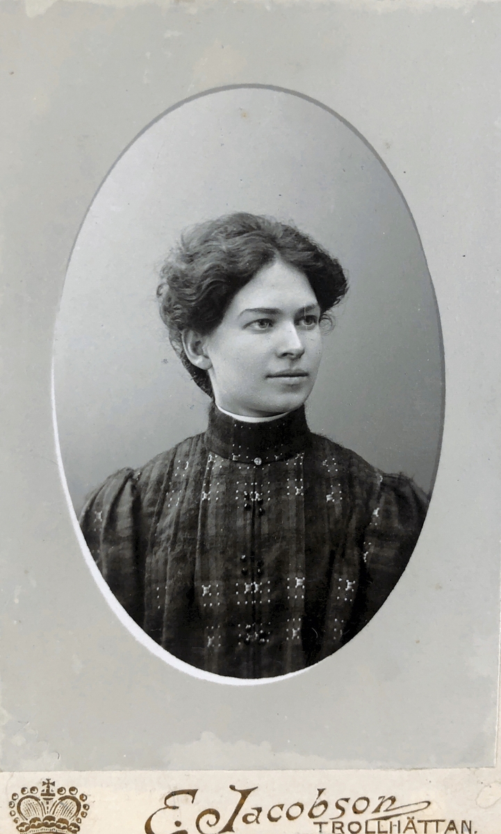 Porträtt Maria Nilsson - Vänersborgs museum / DigitaltMuseum