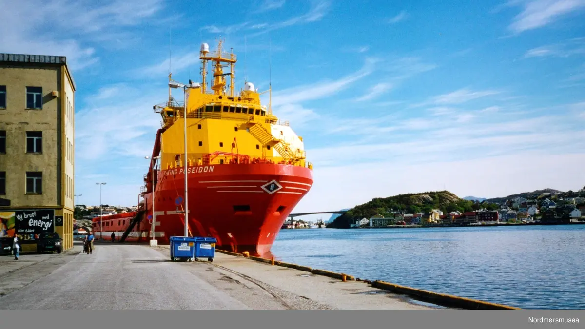 Nordmøre Meieri til venstre. Viking Poseidon: New name: Ariadne ...