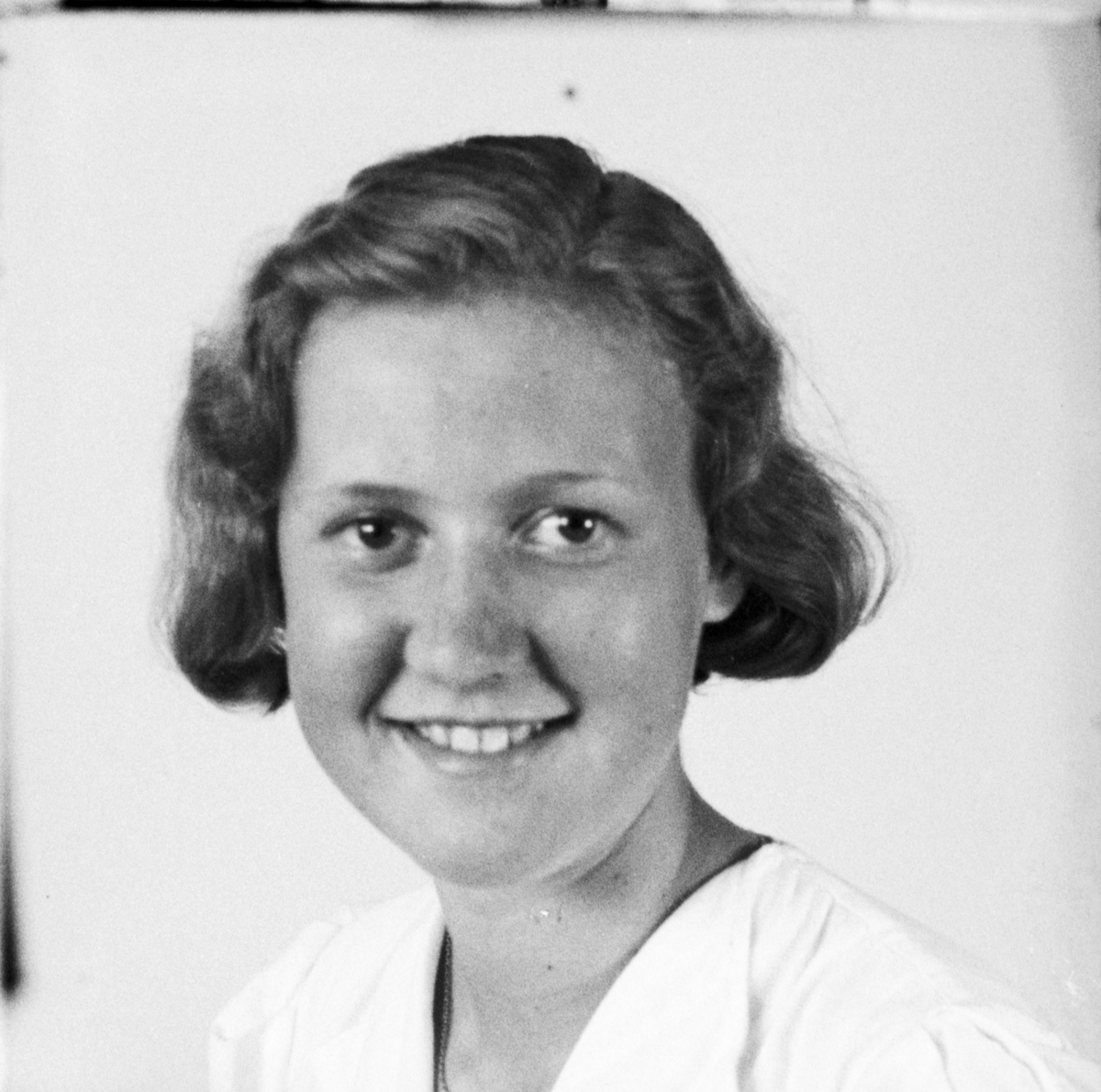 Inga-Britt Bergsten från Stockholm, 1937 - Upplandsmuseet / DigitaltMuseum