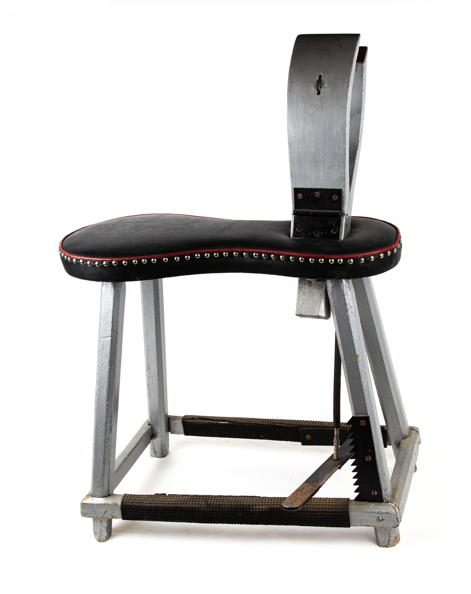 Sadelmakarstol - Flygvapenmuseum / DigitaltMuseum