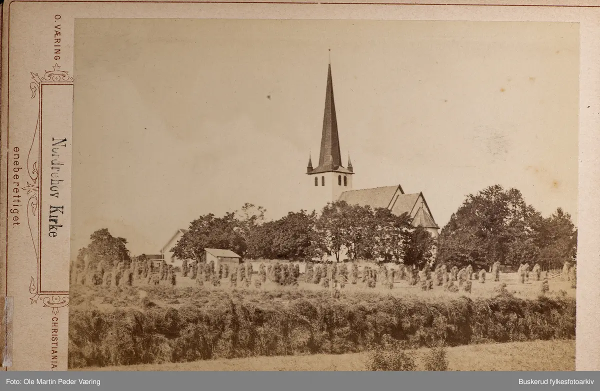 Prospekter fra Ringrike. En bildefolder med bilder fra Hole og ...