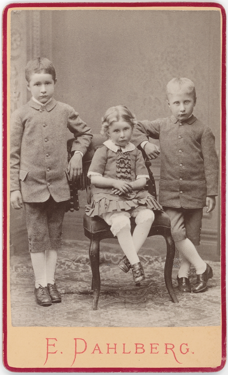 Kabinettsfotografi - Karl, Edit och Axel, skräddarmästare Ekboms barn ...