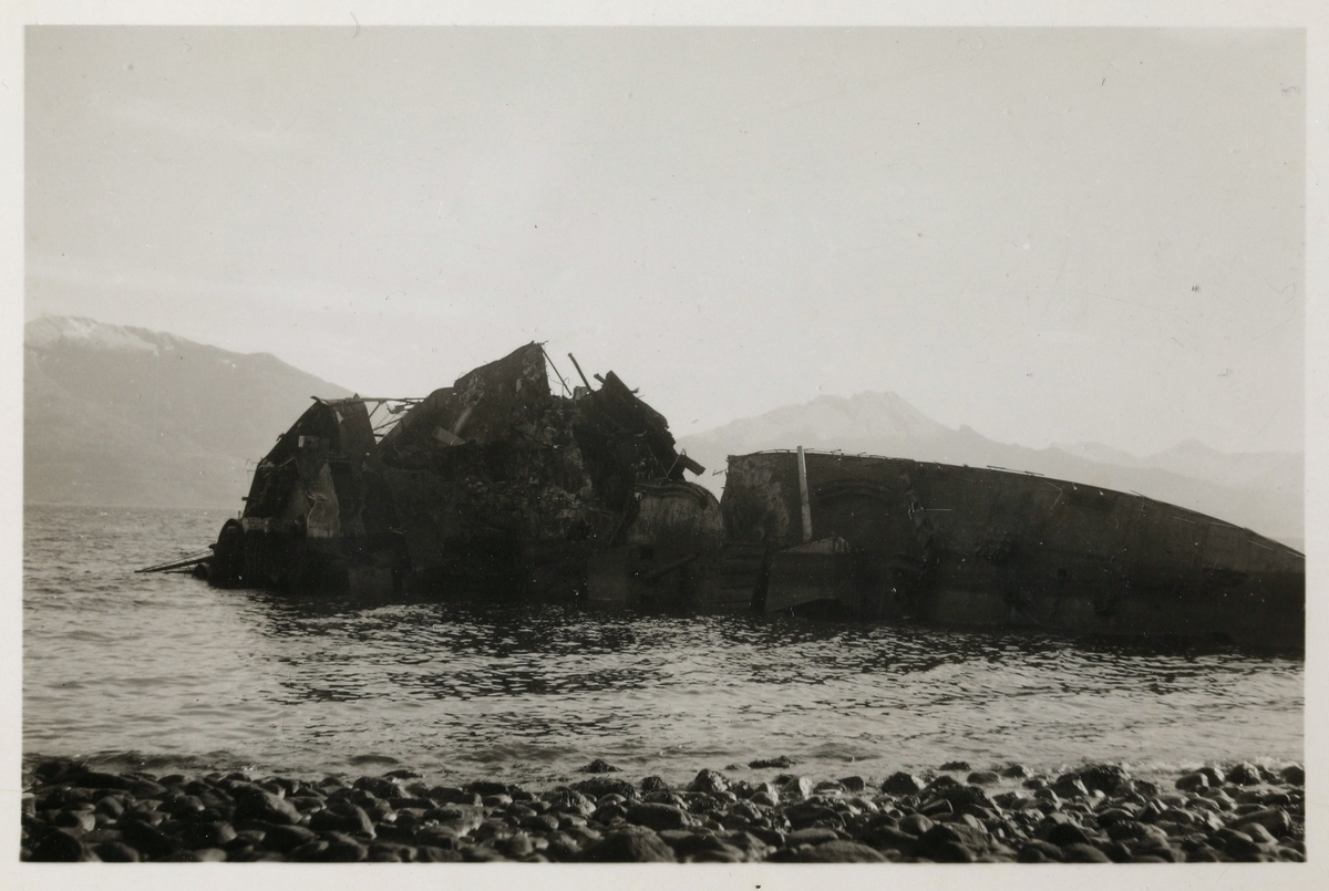 KRIGEN 1940/NORD-NORGE/NARVIK - Forsvarets museer / DigitaltMuseum