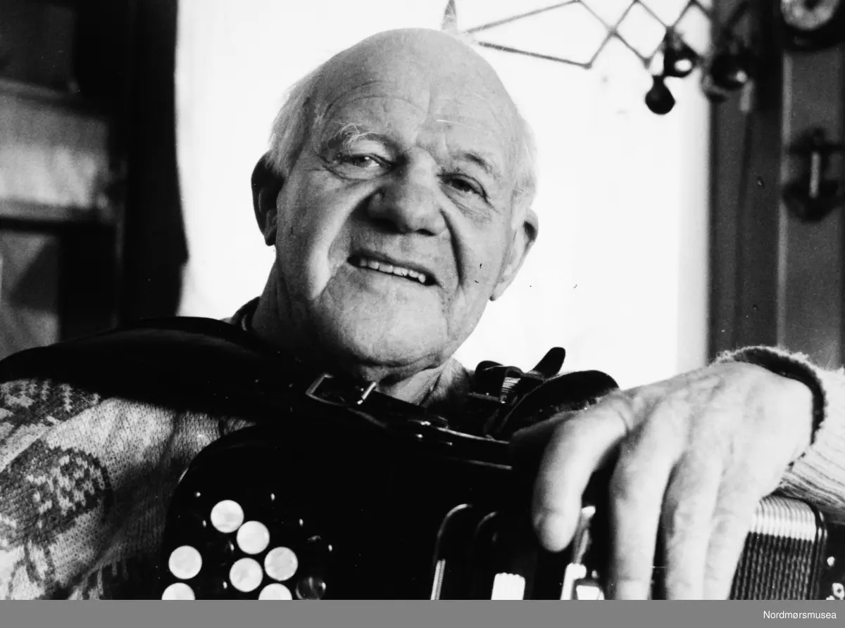 Lars Gundersen. Trålskipper. Frei. 1980 tallet. Bildet er fra avisa ...