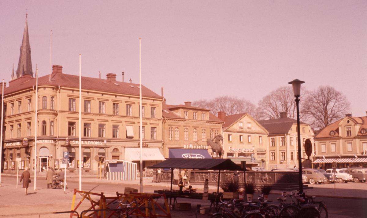 Stora Torget i Linköping år 1960 - Linköpings stadsarkiv / DigitaltMuseum