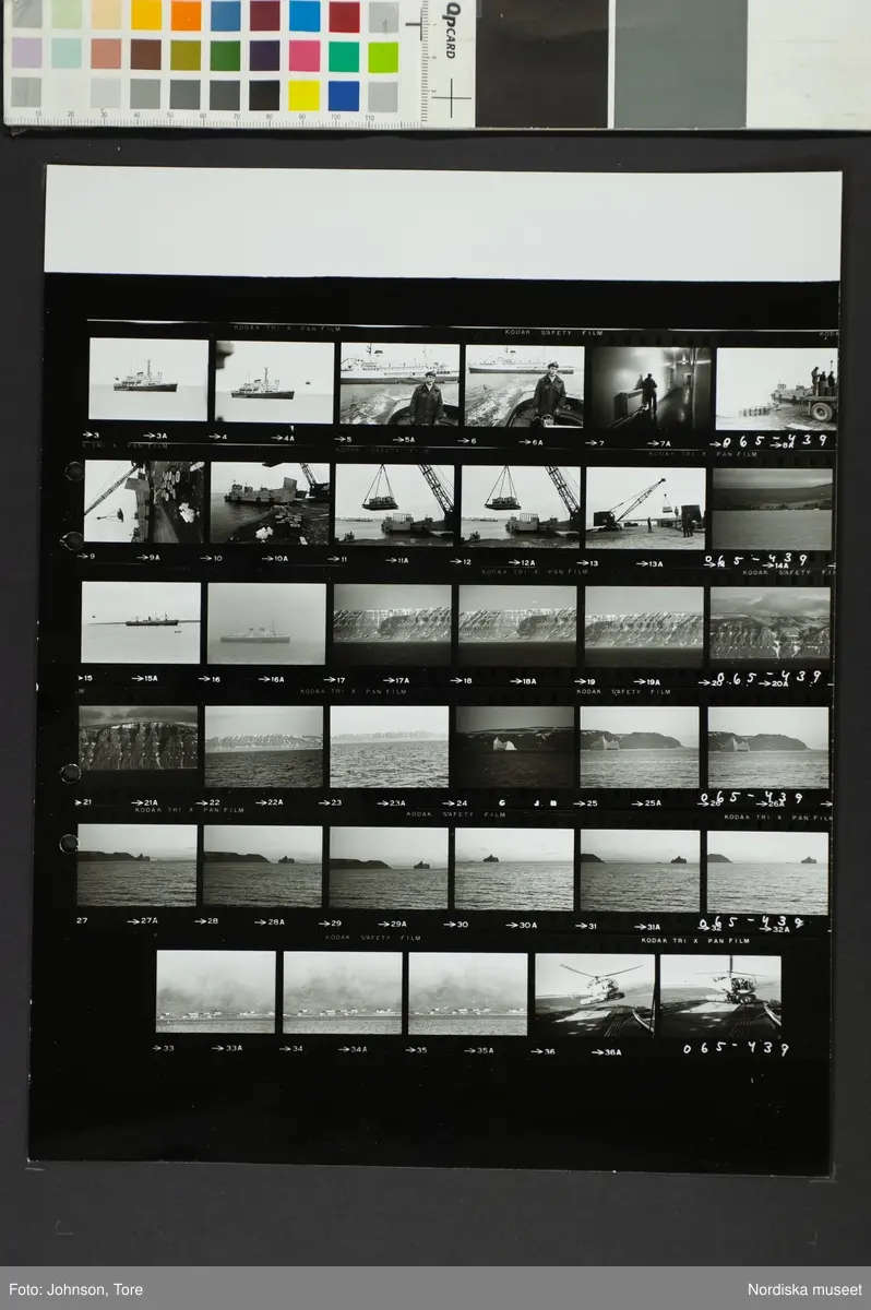 Kontaktkarta av 35 st sv/v bilder. Motiv: fartyg, båt, transport ...