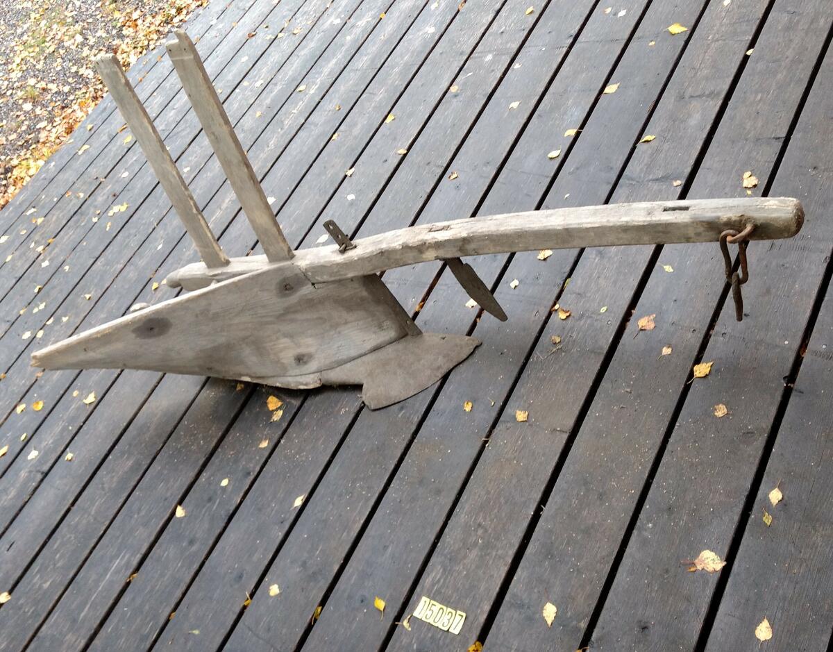 Plog - Medelpads fornminnesförening / DigitaltMuseum