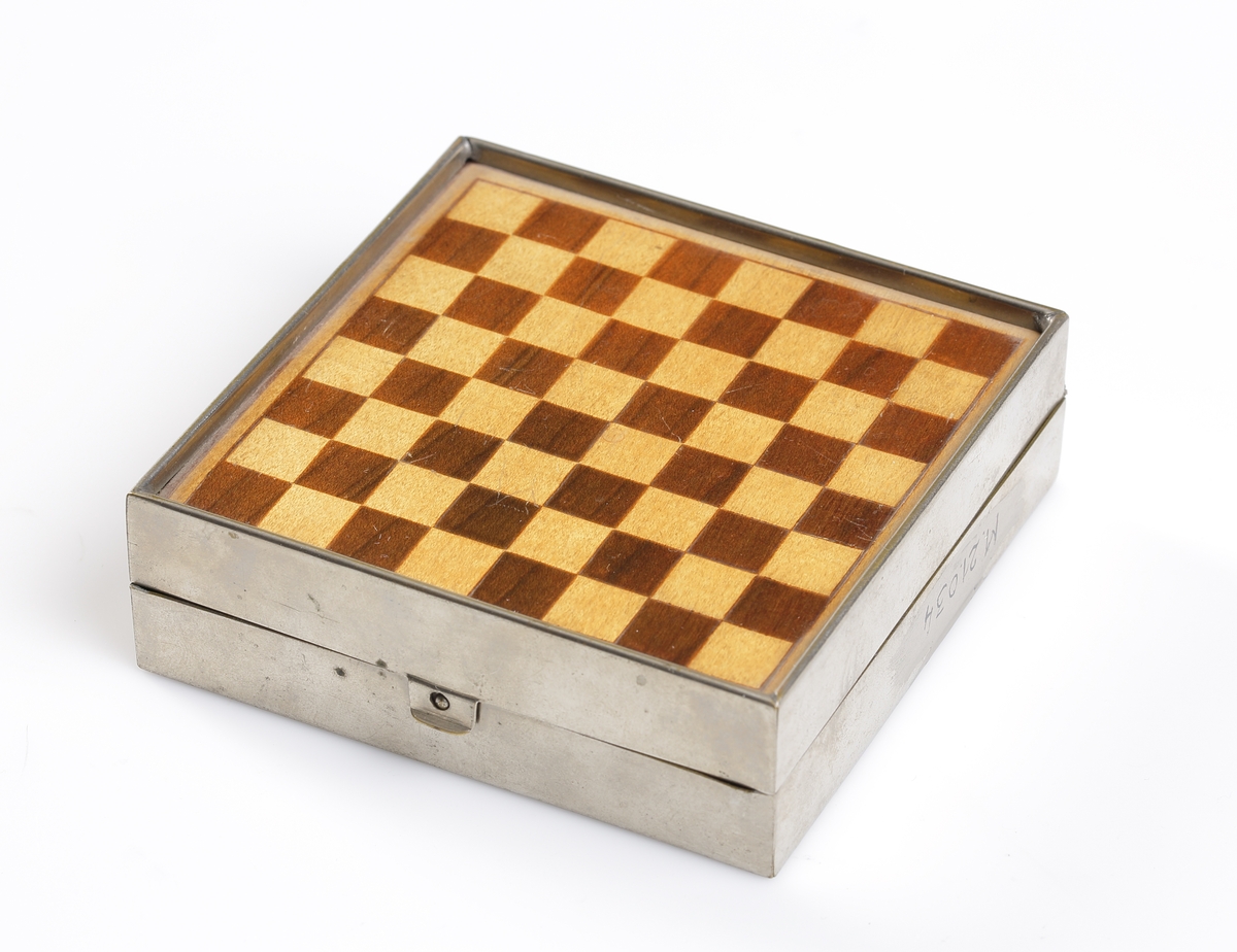 Sällskapsspel - Kulturparken Småland / Smålands museum / DigitaltMuseum