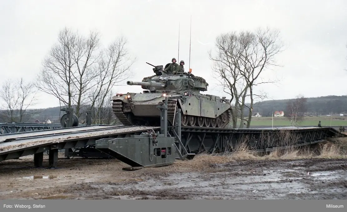 Krigsbro 5 (KB 5). Stridsvagn Centurion. - Miliseum / DigitaltMuseum