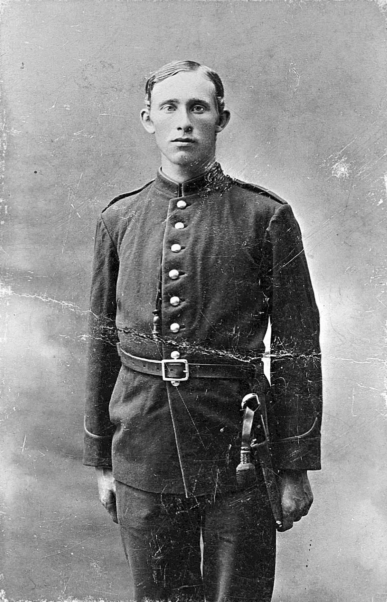 Peder Olsen som soldat - Midt-Troms Museum / DigitaltMuseum