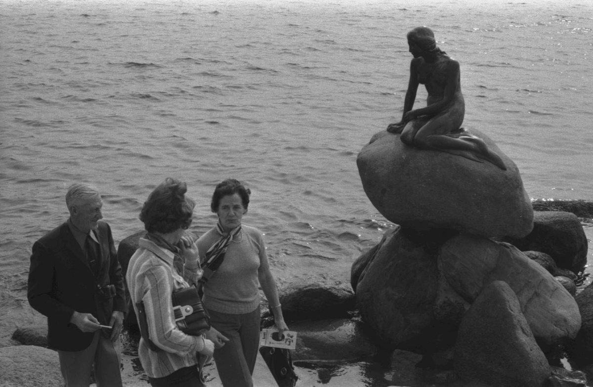 Danmark, København, Statuen Den Lille Havfruen, Havet, Mennesker - Anno ...
