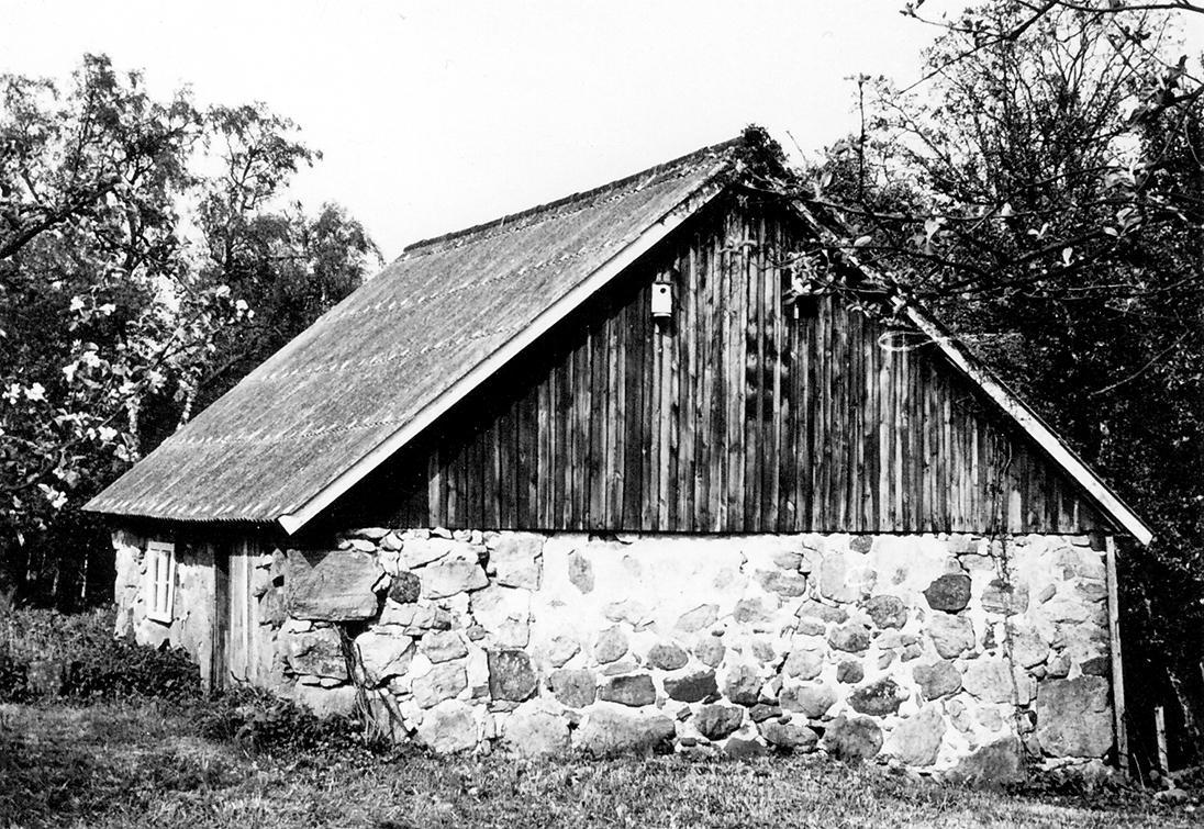 Backstuga med stenstomme i Våxtorp socken. - Hallands kulturhistoriska ...