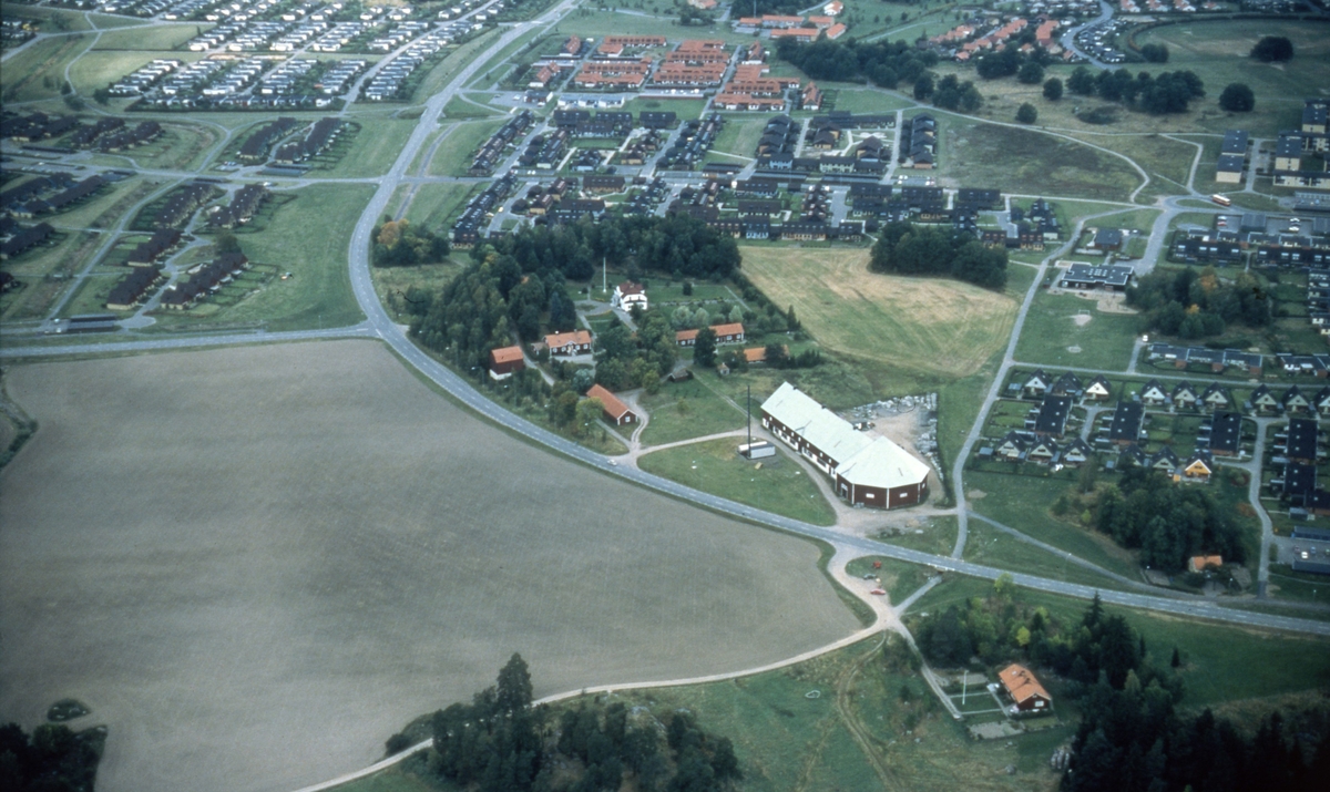 Flygbild över Blästad gård, Blästad, Linköping 1981 - Linköpings ...
