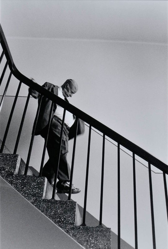 Old Man Going Up and Down a Staircase #29-33 [Fotografi] - Lillehammer ...