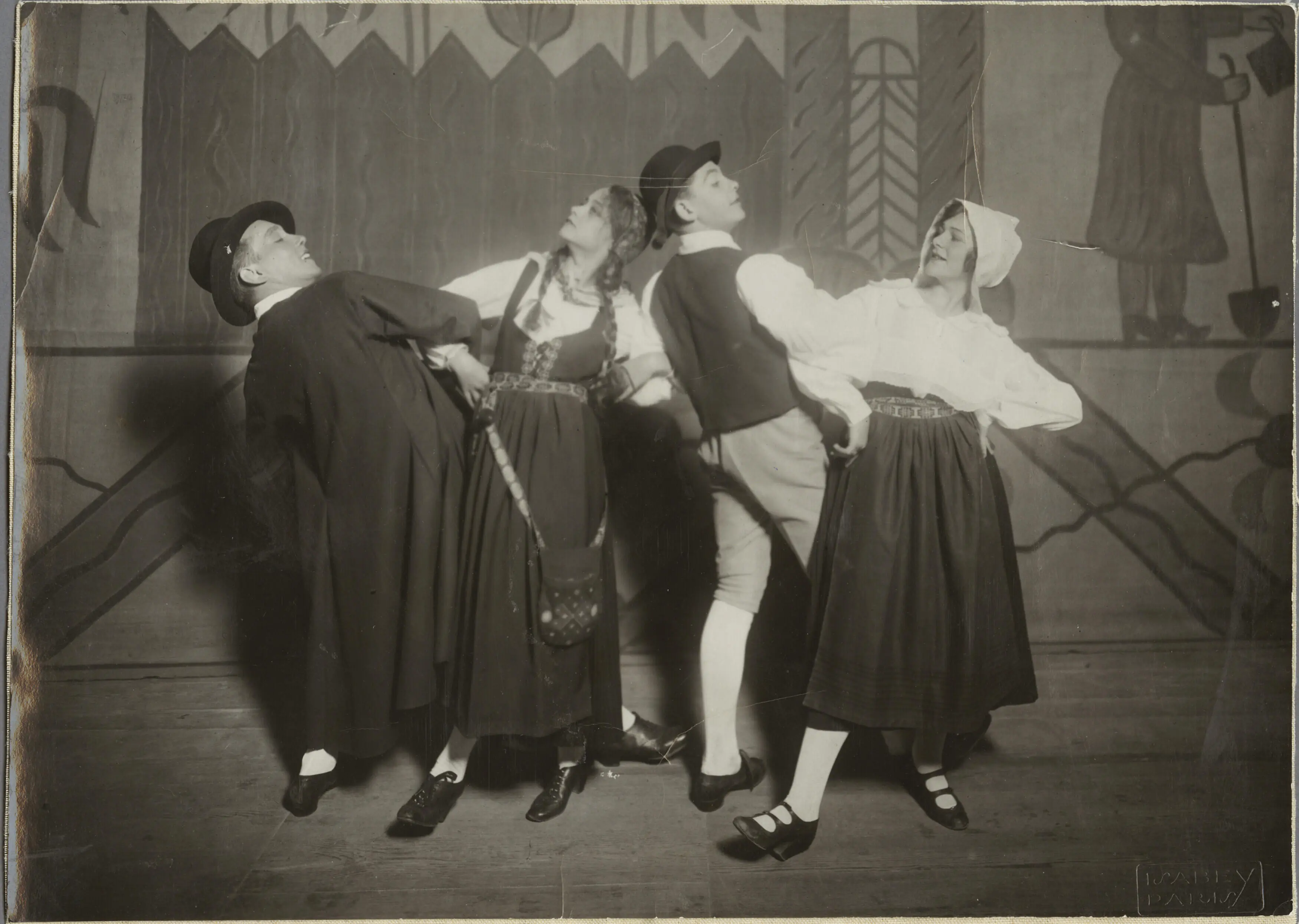 Rollporträtt av Rupert Doone, Inger Friis, Sam Blomkvist och Siva ...