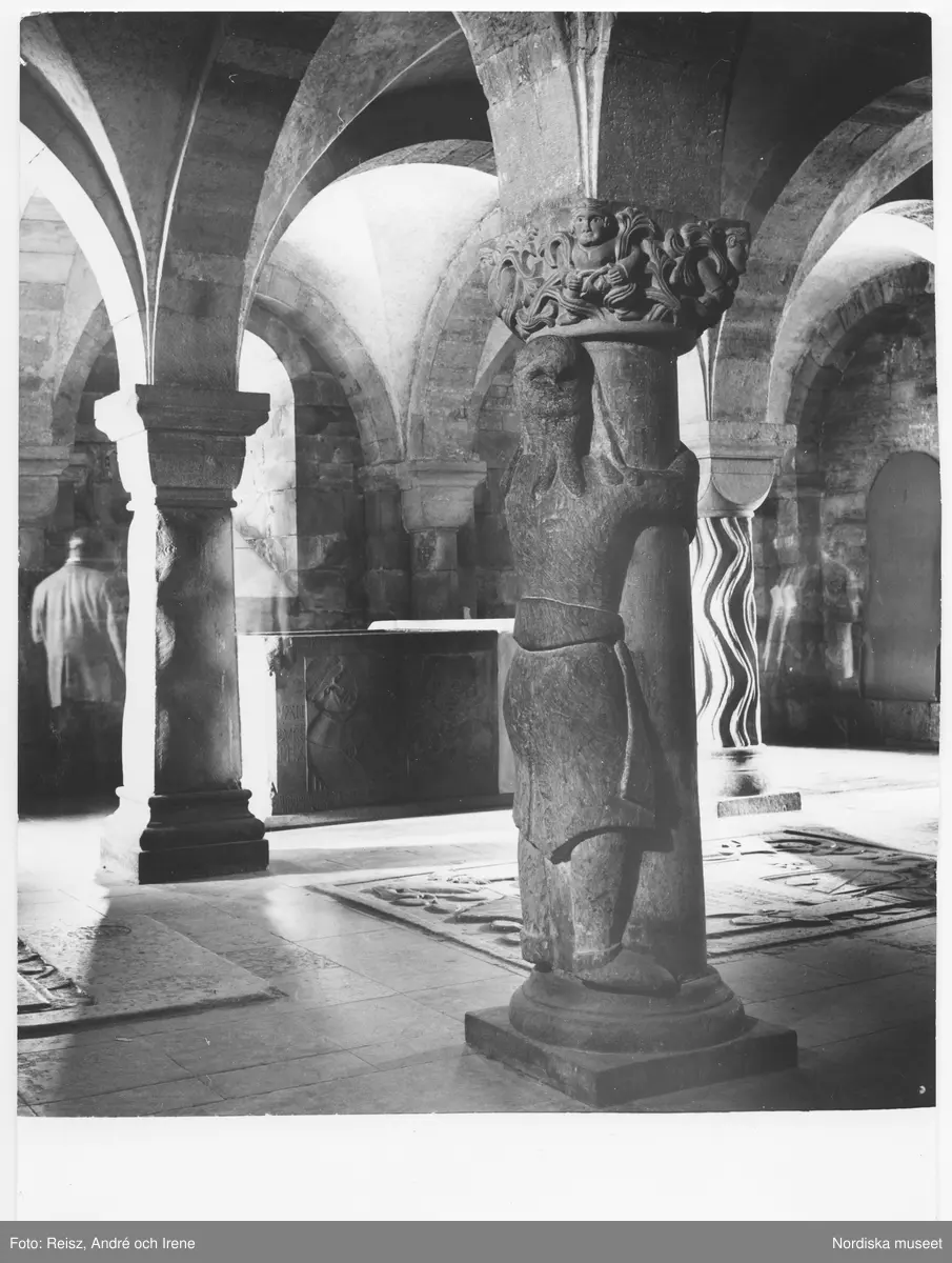 Skåne. Kryptan och Jätten Finn i Lunds Domkyrka. - Nordiska museet ...