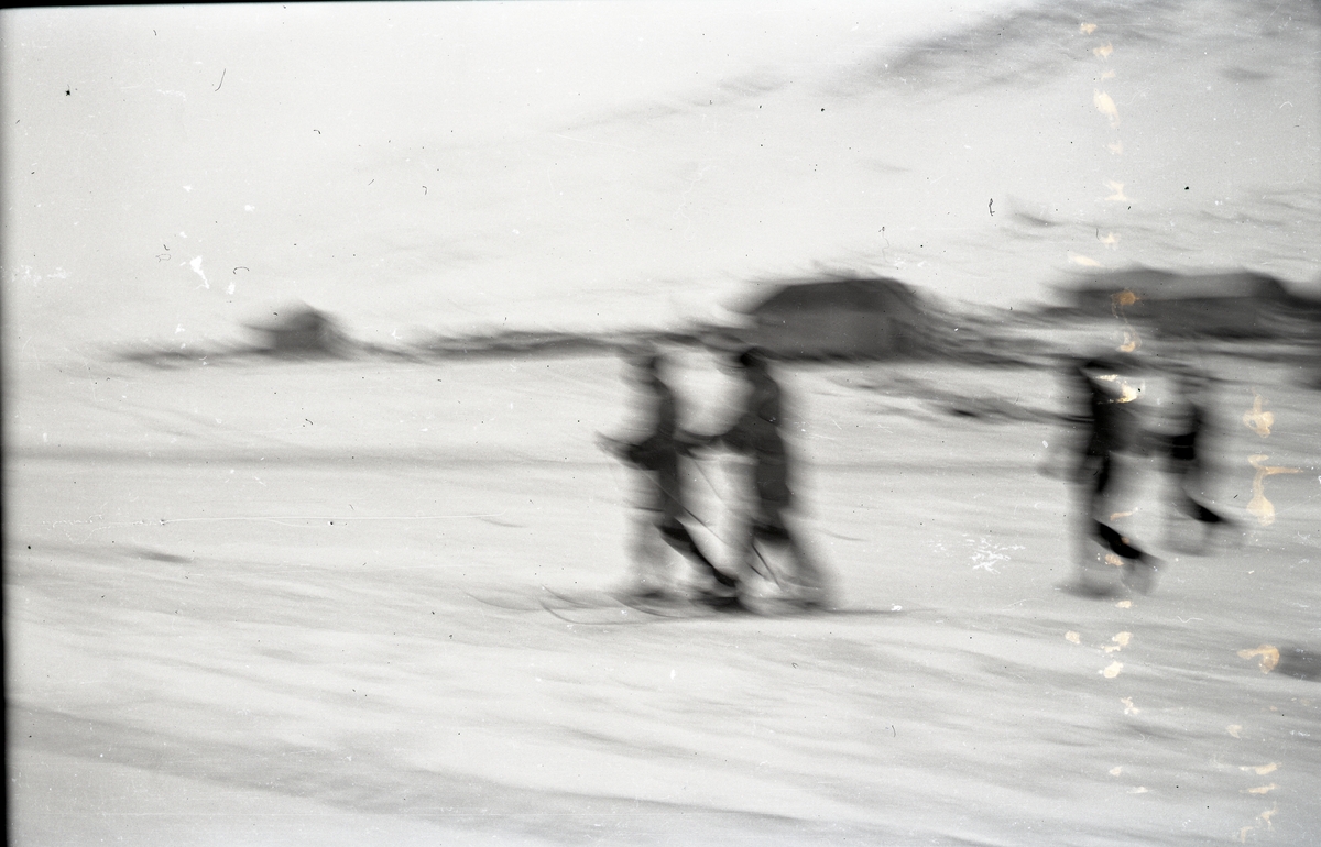Bilde etter Abram I Gilbo, som var i Pyramiden i 1946-1948(oppbygging ...