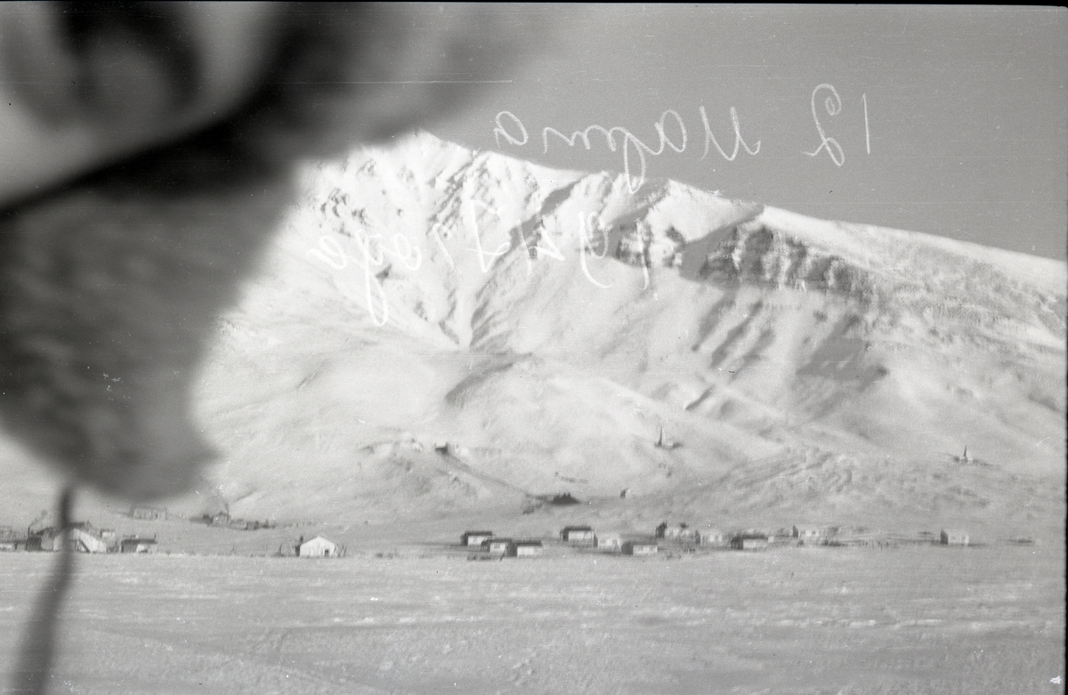Bilde etter Abram I Gilbo, som var i Pyramiden i 1946-1948(oppbygging ...