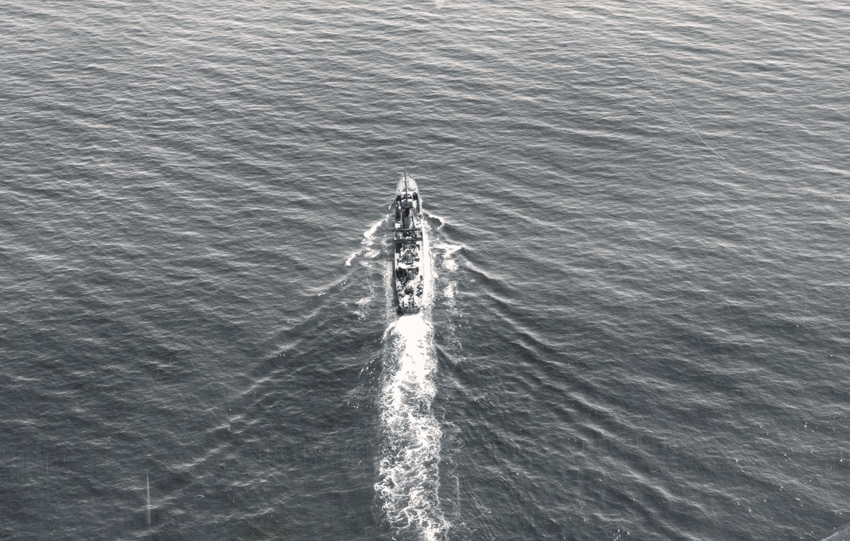 Motiv: Fregatten KNM "Balder"(F304) Luftfoto,sett bakfra - Forsvarets ...