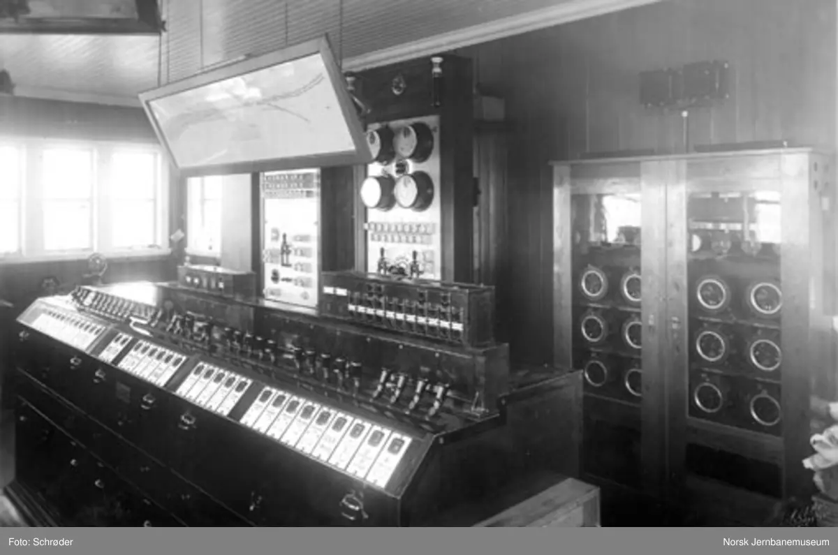 Stillverk I Trondheim stasjon - Norsk Jernbanemuseum / DigitaltMuseum