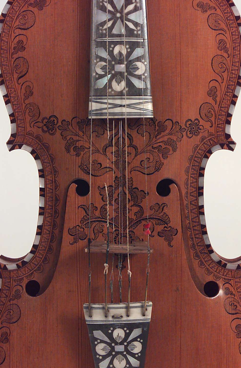 Hardingfele - Norsk Folkemuseum / DigitaltMuseum