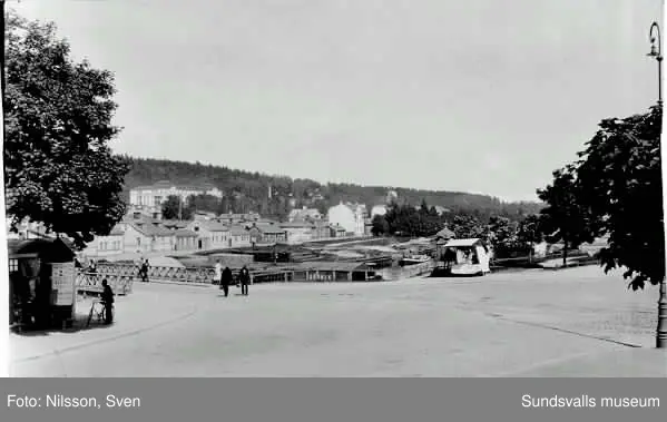 Gamla Storbron med sina träräcken. Den nya Storbron byggdes 1935 ...
