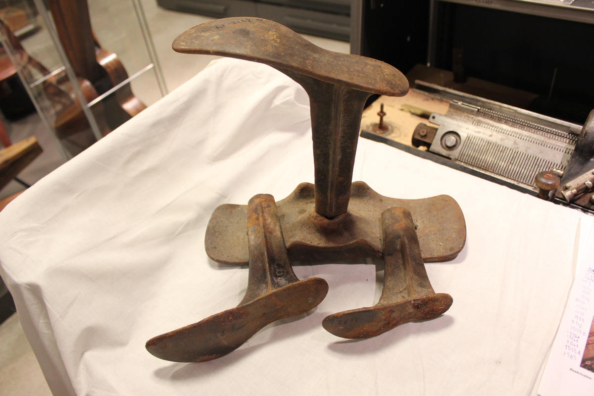 Skomakerlest/Skomakerleist - Lindesnes Bygdemuseum / DigitaltMuseum