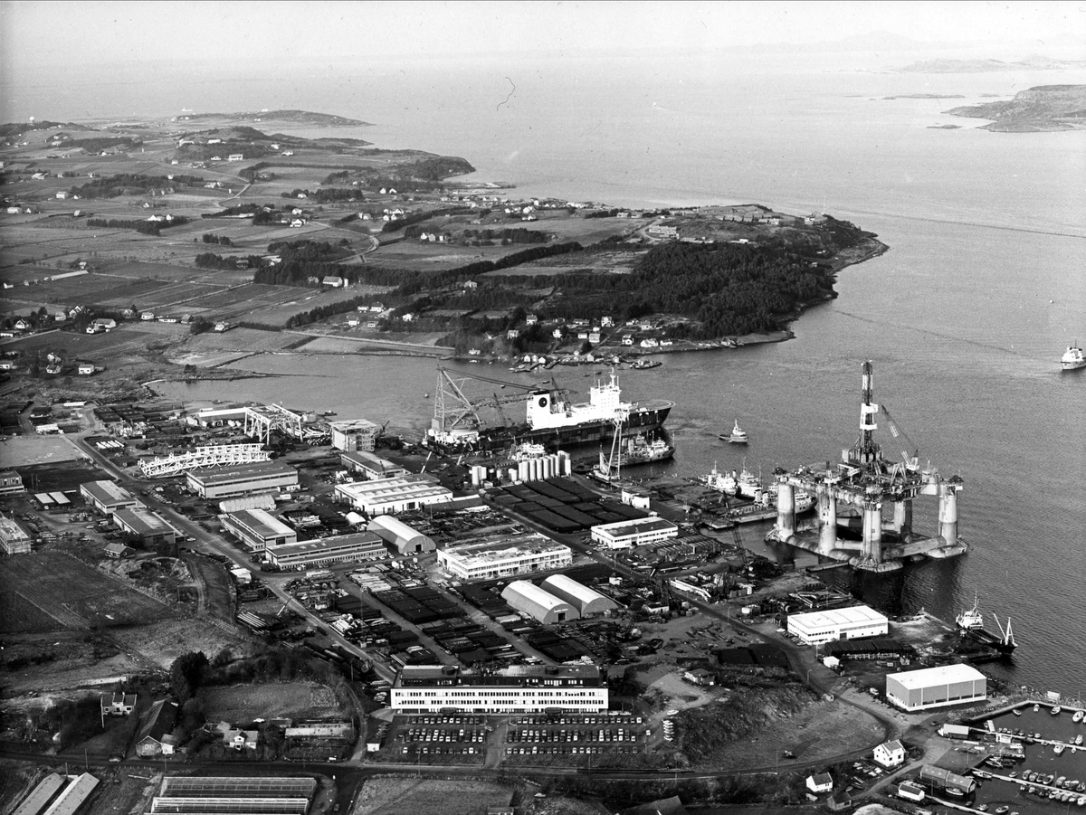 Elf's hovedkontor i Dusavik sees i forgrunnen midt i bildet, før det på ...