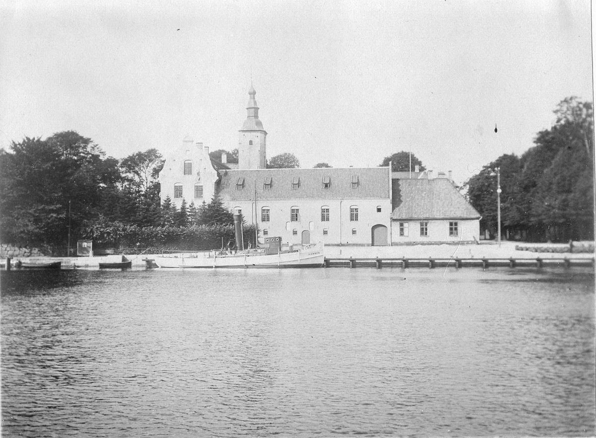 Halmstad Slott och Nissan. Från Gunnar Hyltén-Cavallius 1997. KBBj ...