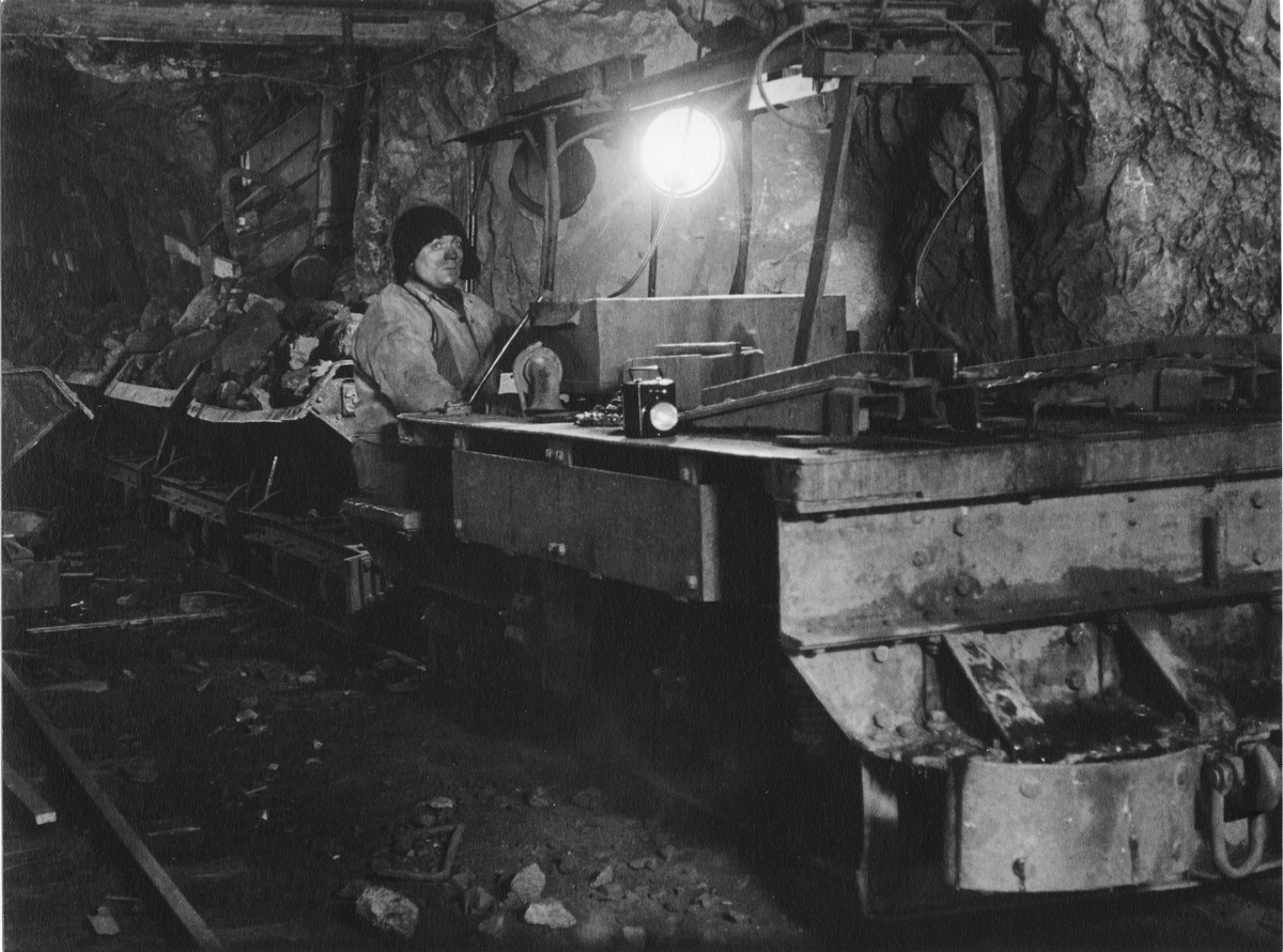 Frakt av malm under jord i Tuolluvaara gruvor i Jukkasjärvi. - Tekniska ...