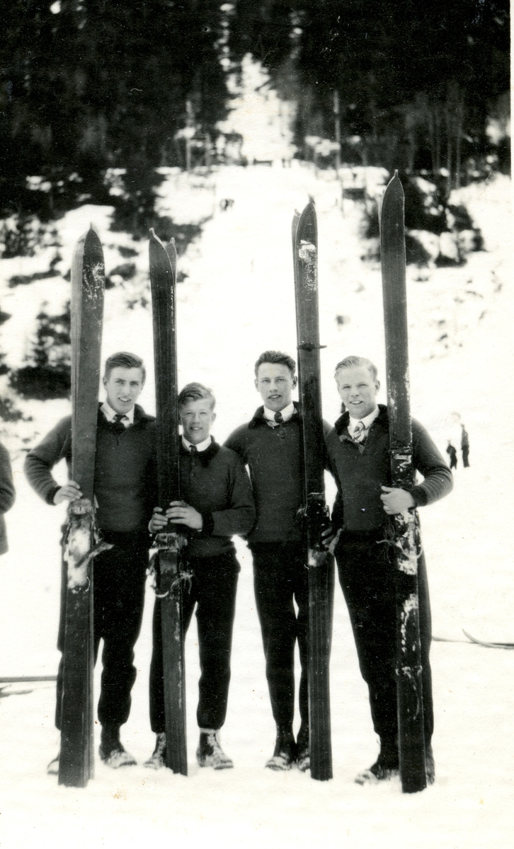 Sigmund Guttormsen, Birger Ruud, Olaf Ulland og Sigmund Ruud i Kvitseid ...