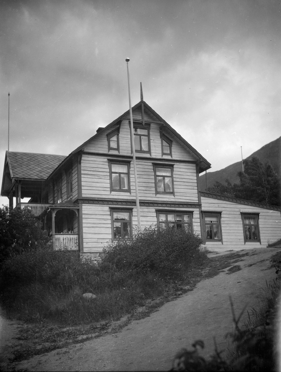 Fossheim Hotell, Fossbergom Lom - Maihaugen / DigitaltMuseum